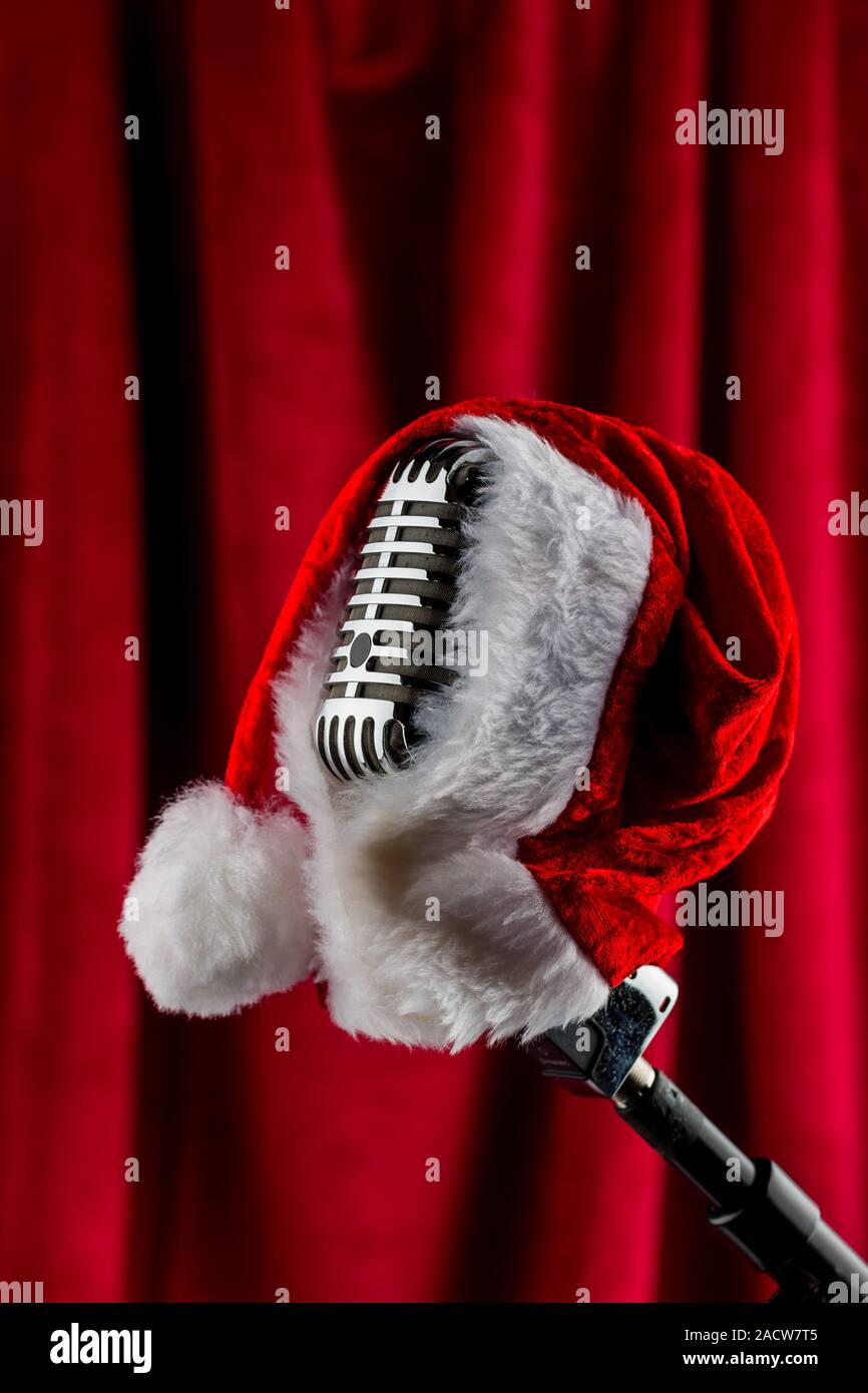 Santa retro microphone claus hi-res stock photography and images - Alamy