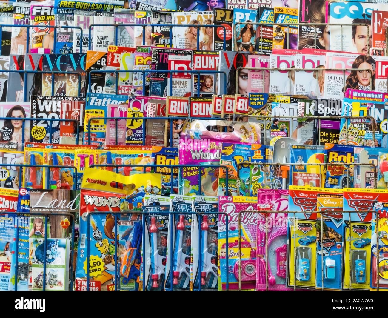 Newspapers and magazines Stock Photo - Alamy