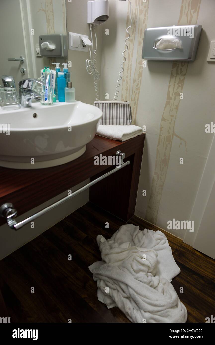 Change of towels in a hotel Stock Photo - Alamy