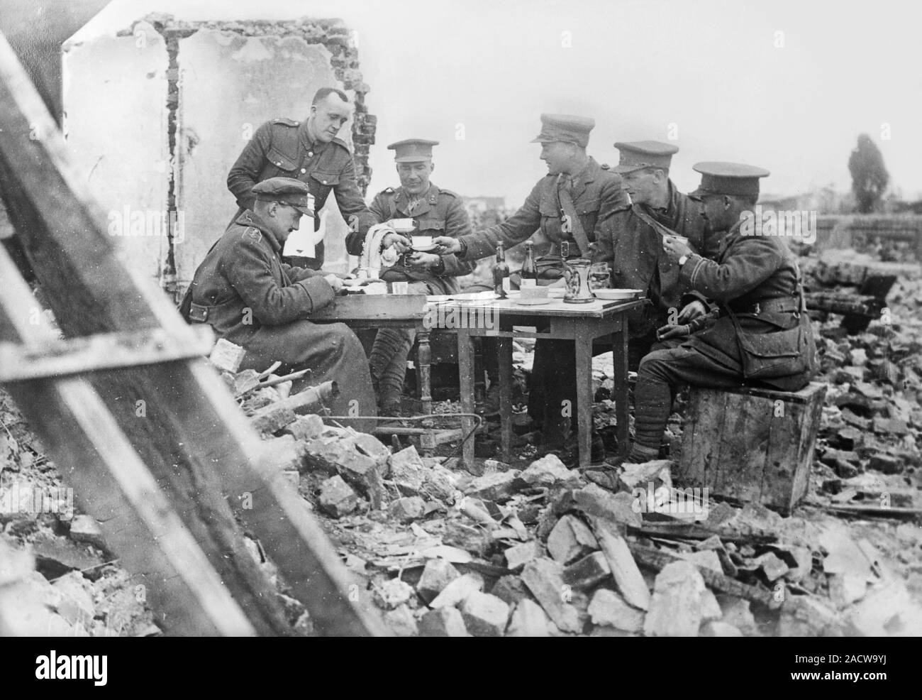 British officers at lunch during Word War I (1914-1918). Royal Engineer ...