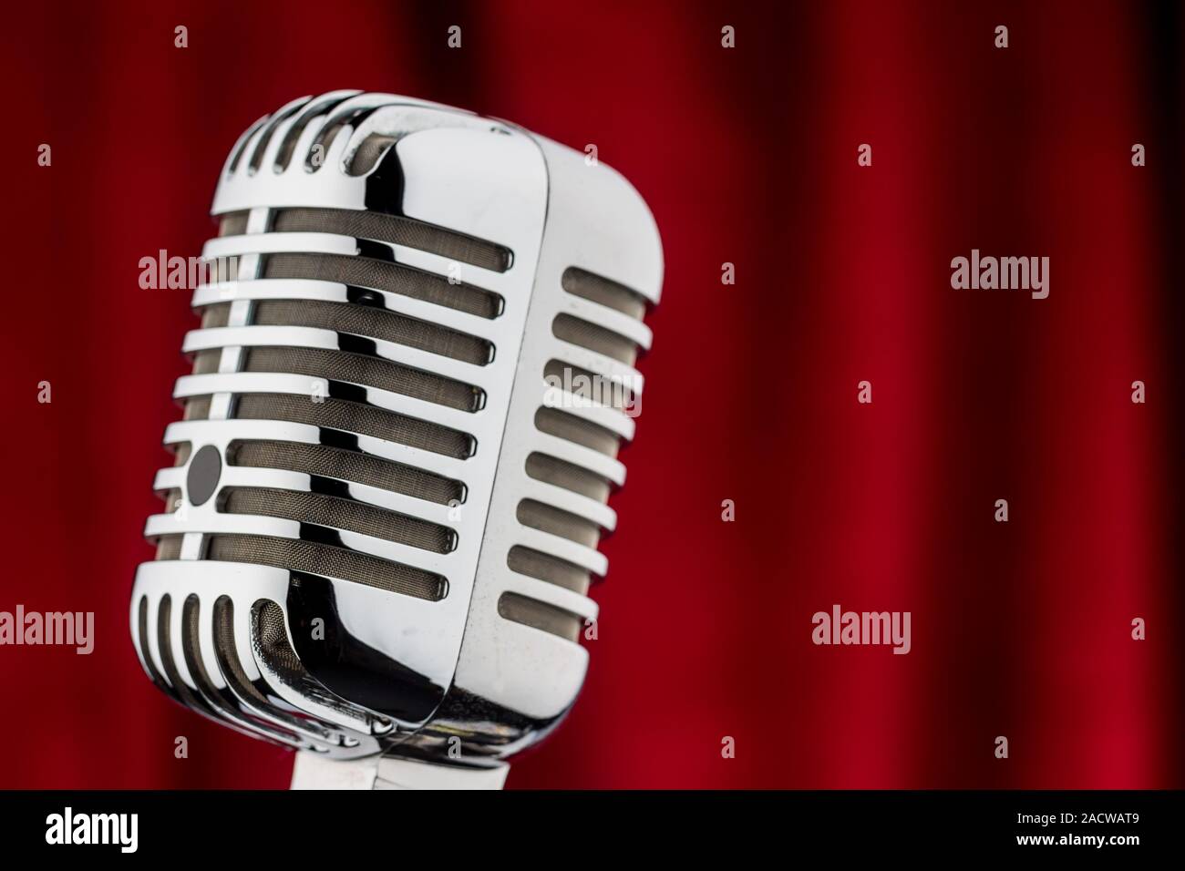 Red velvet band hi-res stock photography and images - Alamy