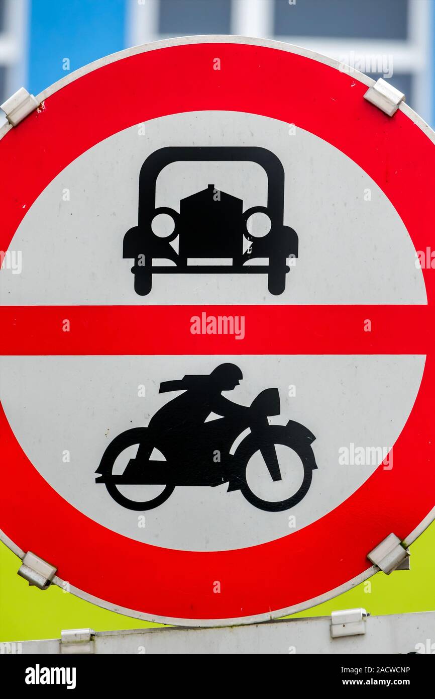Prohibition sign for car and motorcycle Stock Photo - Alamy