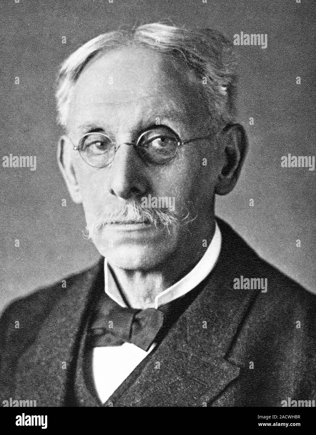 Rookes Evelyn Bell Crompton (1845-1940), British electrical engineer ...