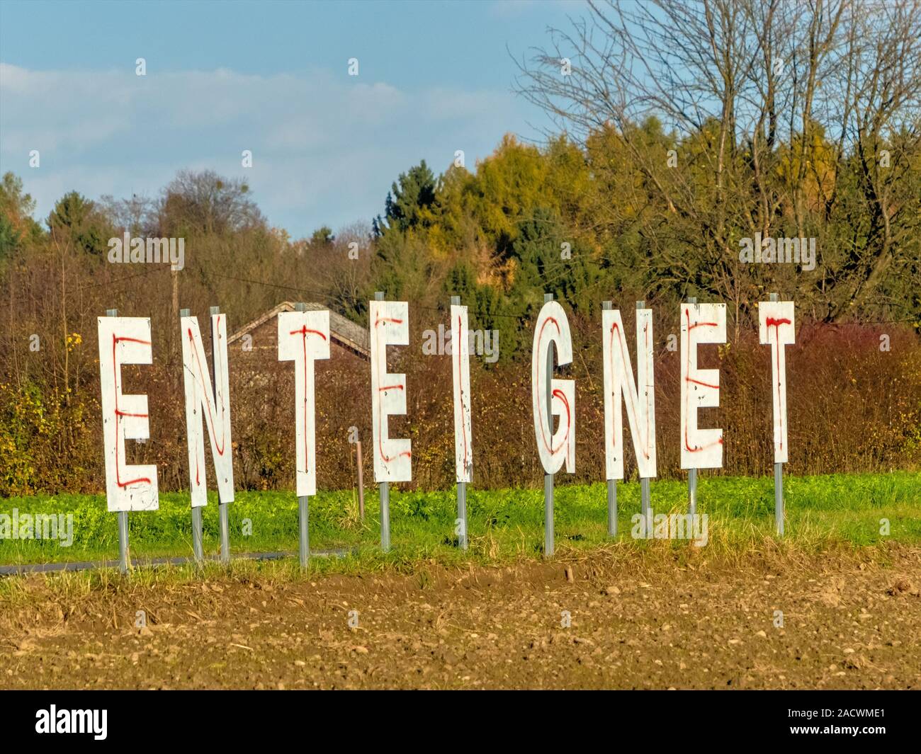 Land expropriated hi-res stock photography and images - Alamy