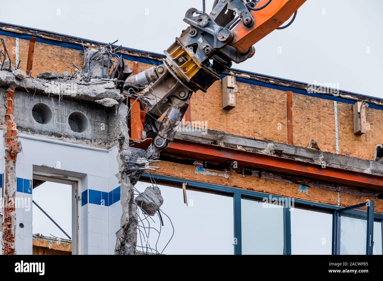 Demolition of an office building Stock Photo - Alamy