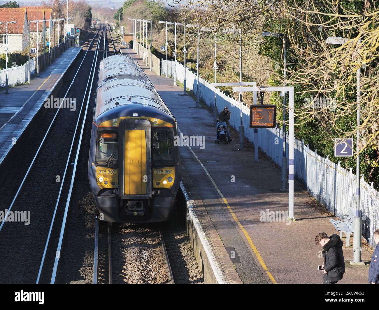 Teynham, Kent, UK. 3rd Dec, 2019. UK Weather: a sunny day in Teynham ...