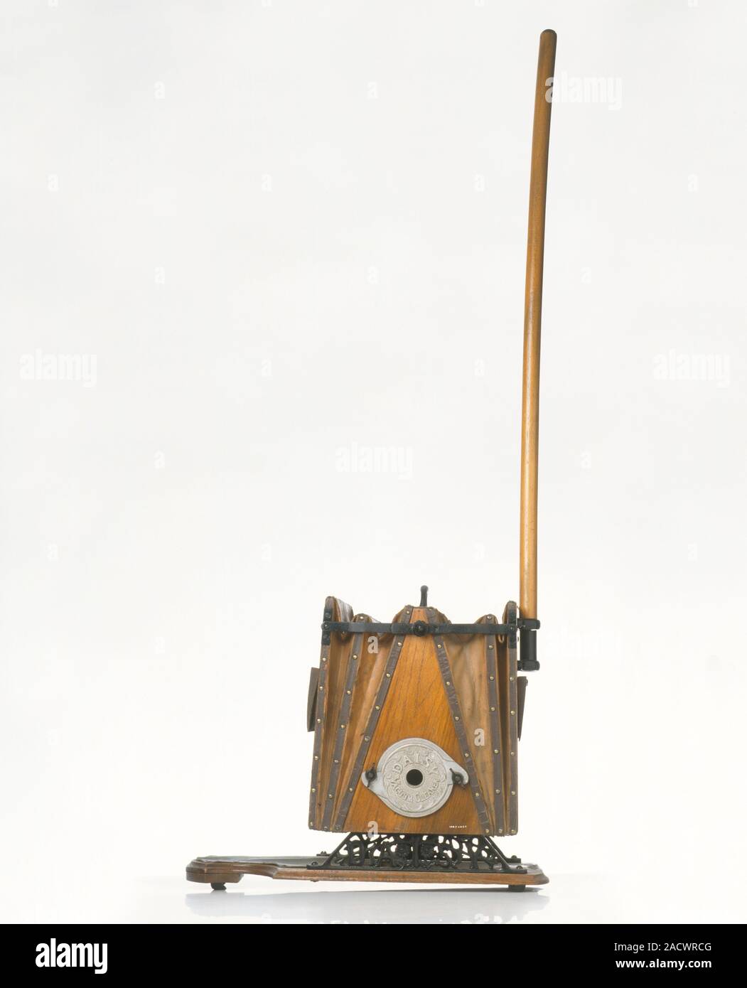 Vacuum cleaner, early 1900s Stock Photo - Alamy