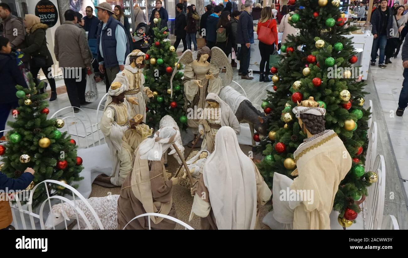 Nativity manger cross hi-res stock photography and images - Alamy
