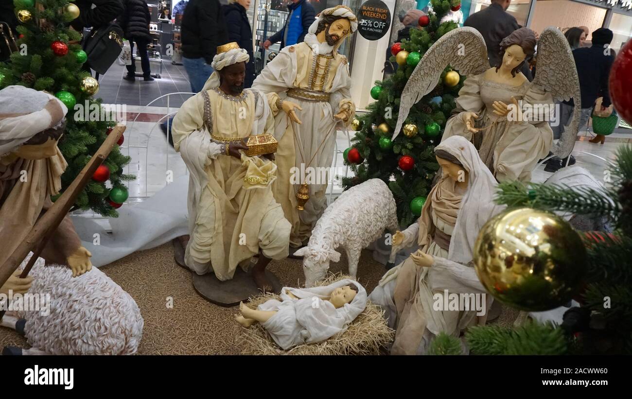 Nativity manger cross hi-res stock photography and images - Alamy