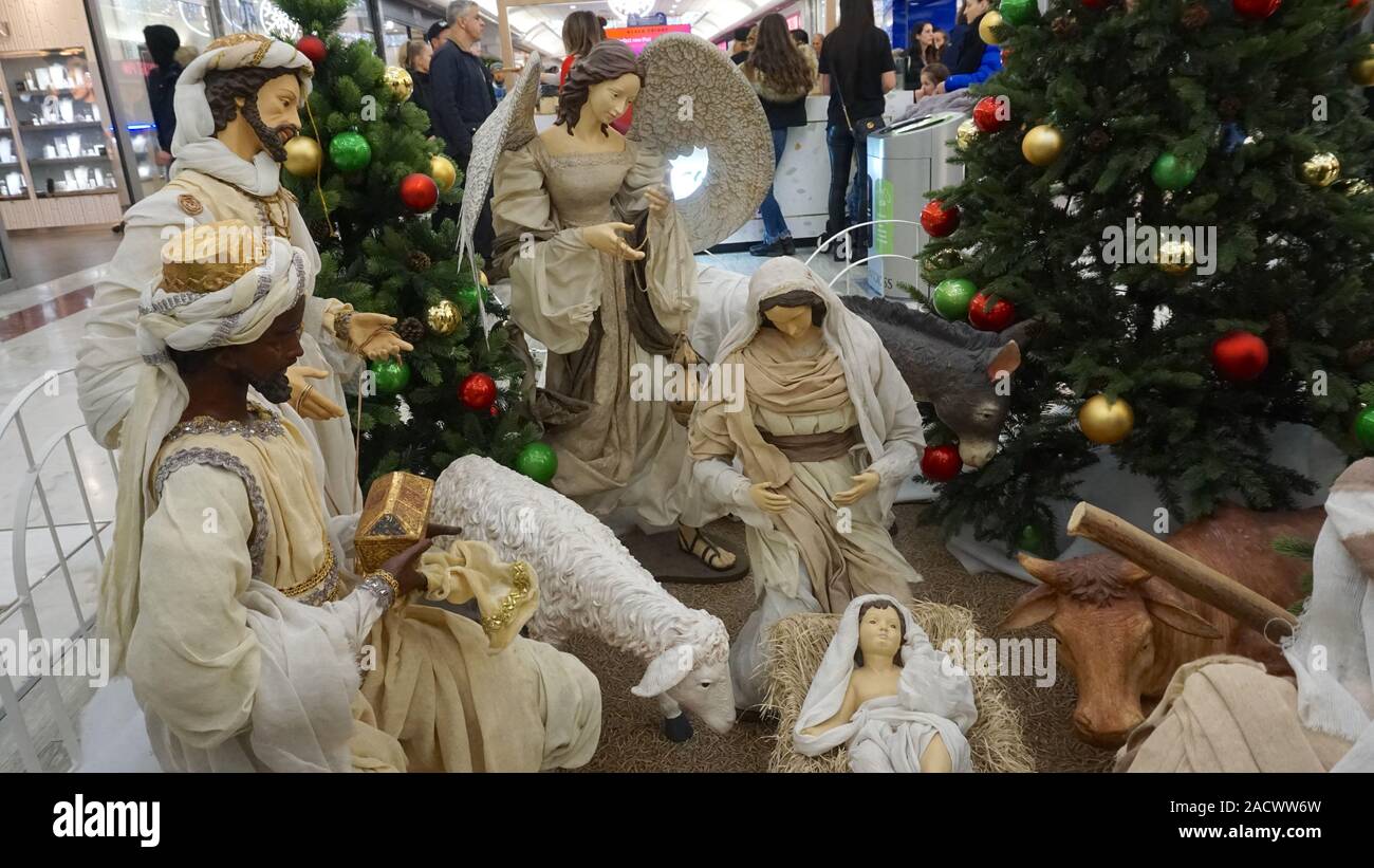 Nativity manger cross hi-res stock photography and images - Alamy