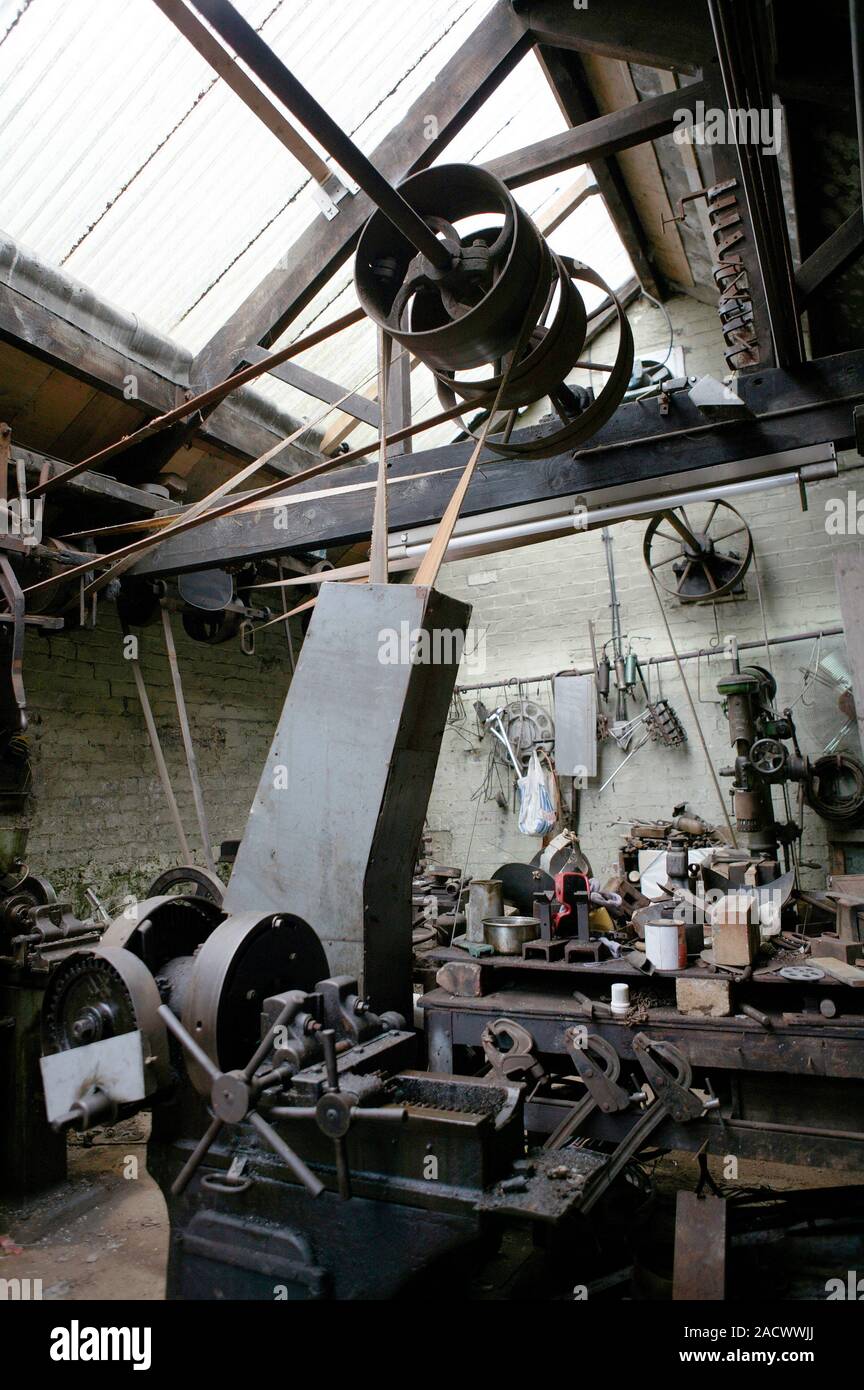 Disused derelict old textile mill Stock Photo - Alamy