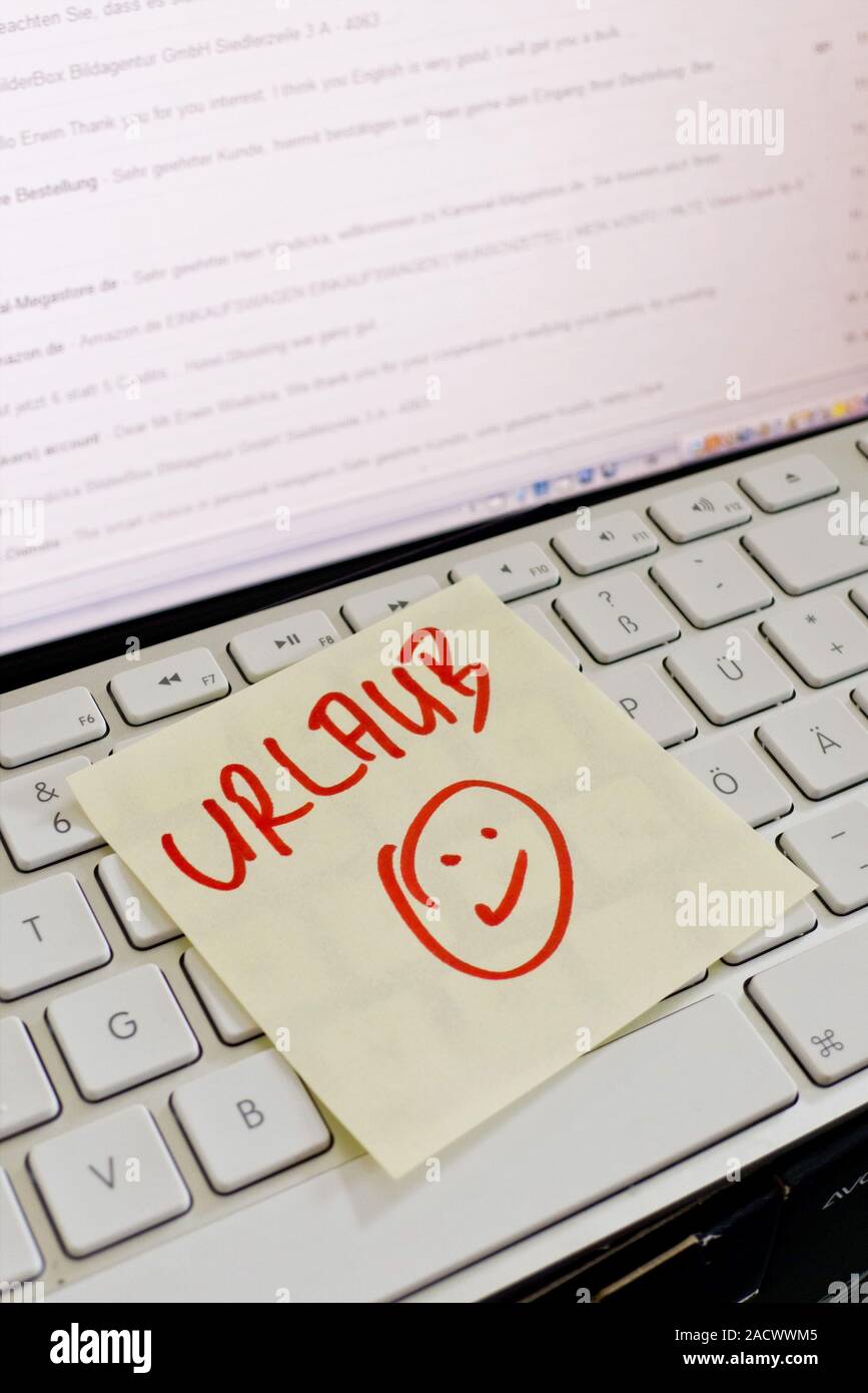 Note on Computer Keyboard: Vacation Stock Photo - Alamy