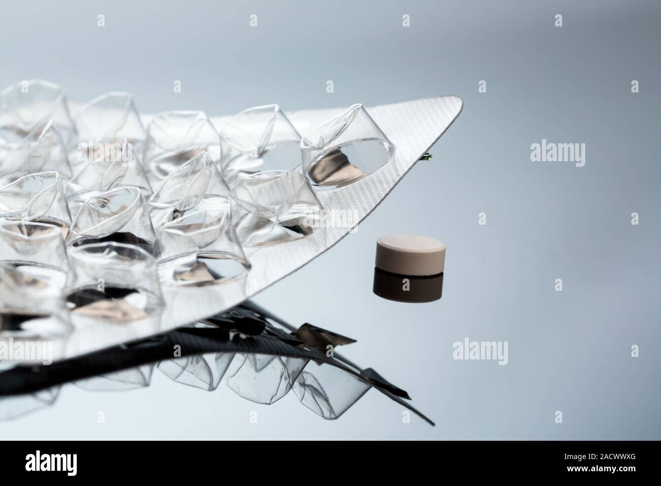 Tablets in blister packs Stock Photo - Alamy