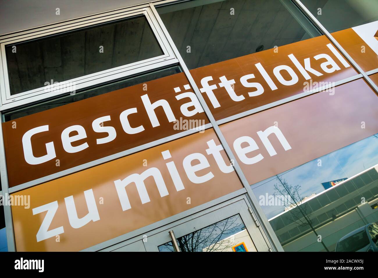 Premises to rent hi-res stock photography and images - Alamy