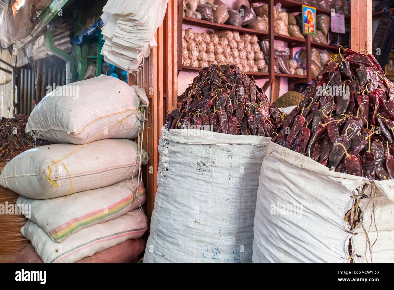 Shola market addis ababa ethiopia hi-res stock photography and images ...