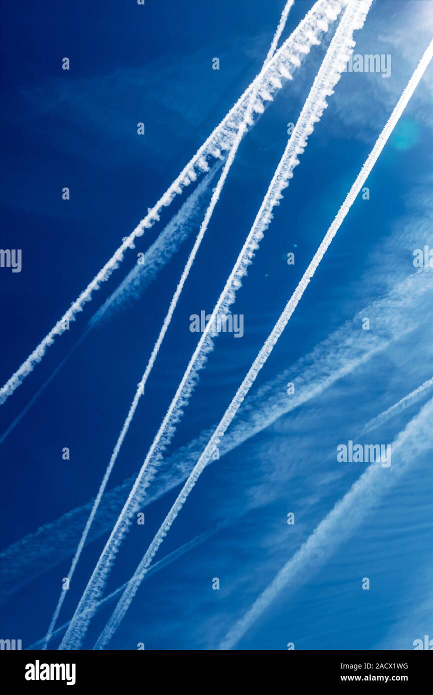 Sky condensation hi-res stock photography and images - Alamy