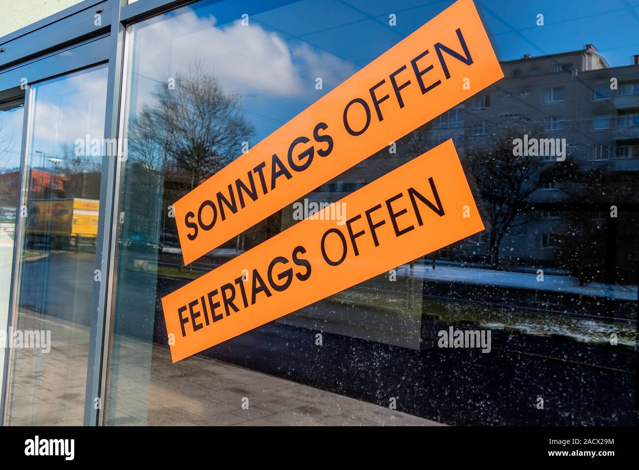 Open sundays hi-res stock photography and images - Alamy