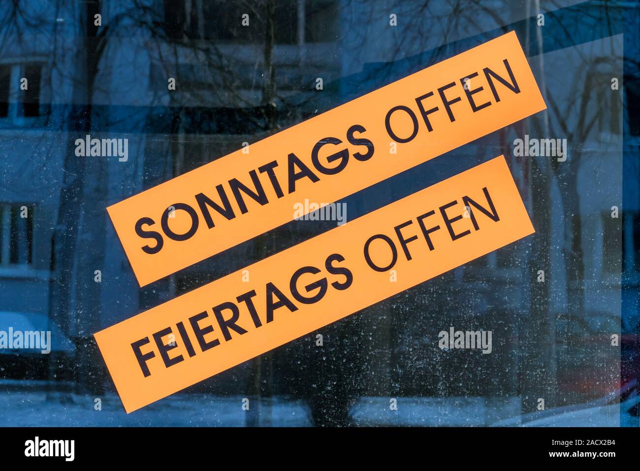 Open sundays hi-res stock photography and images - Alamy