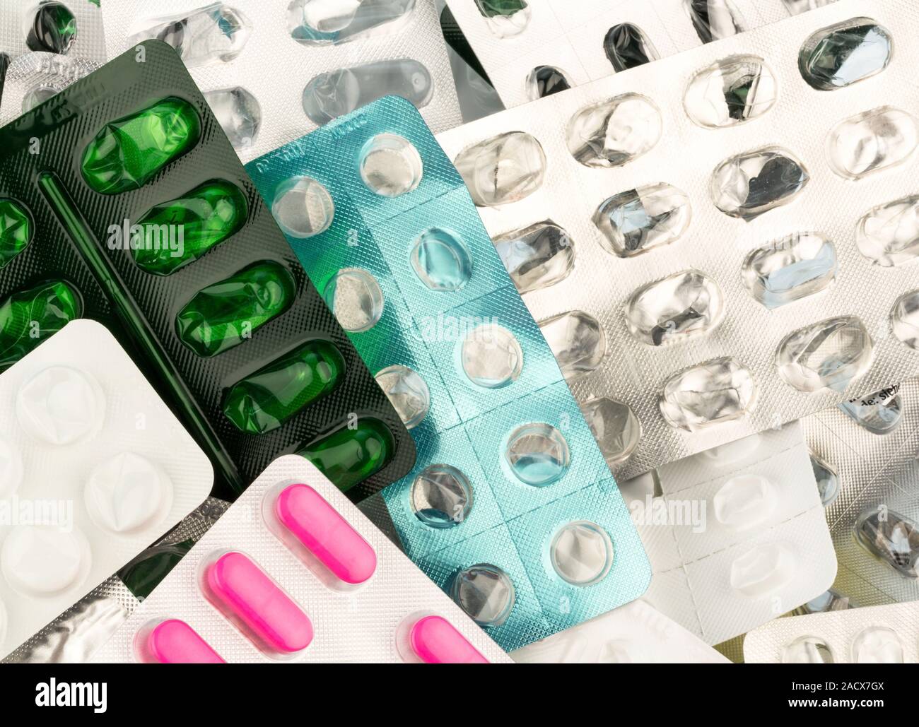 Packs of tablets hi-res stock photography and images - Alamy