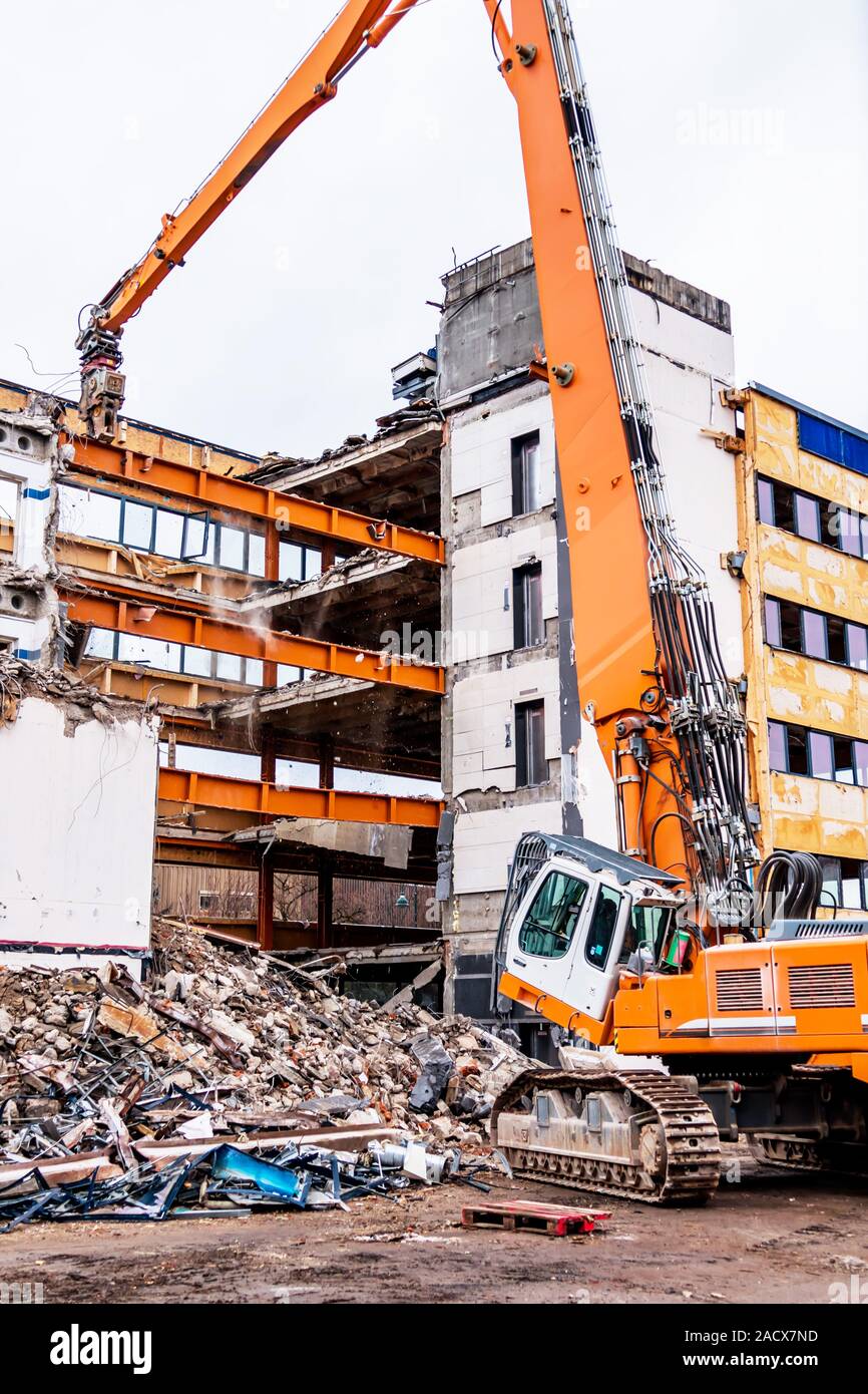 Demolition of an office building Stock Photo - Alamy