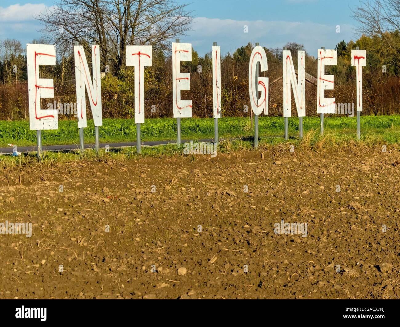 Land expropriated hi-res stock photography and images - Alamy