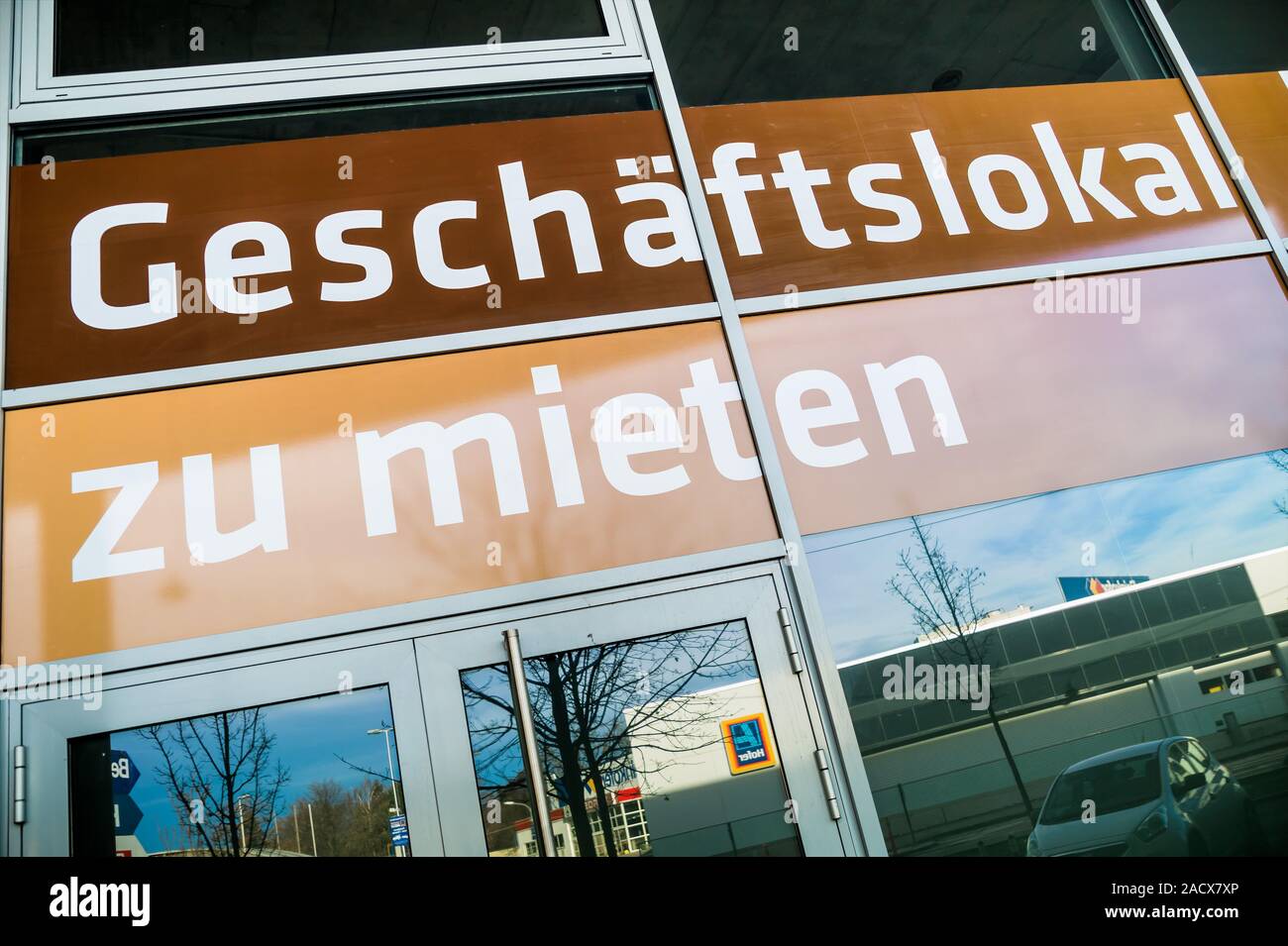 Premises to rent hi-res stock photography and images - Alamy