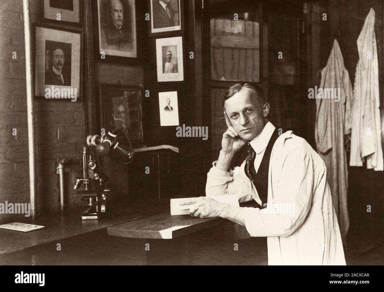 Harvey Williams Cushing (1869-1939), US neurosurgeon and physiologist ...