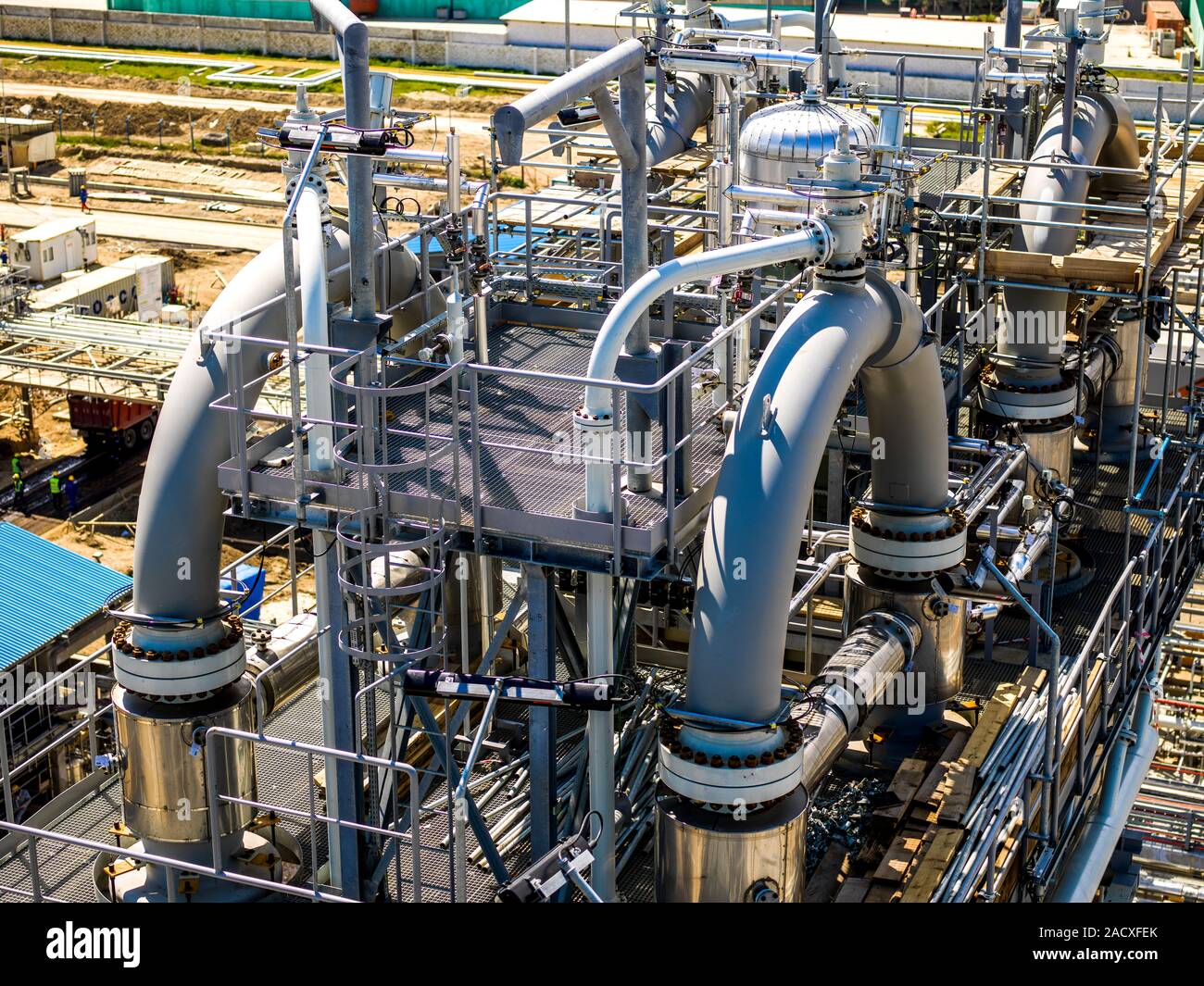 top view of oil and gas refinery facilities Stock Photo - Alamy