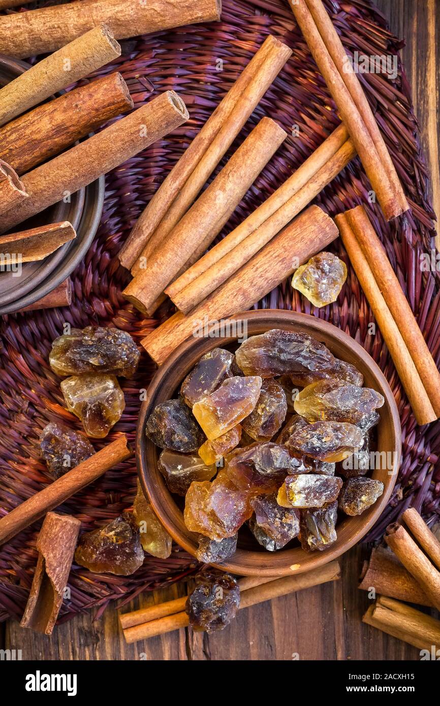 Spilled sugar and sugar bowl hi-res stock photography and images - Alamy