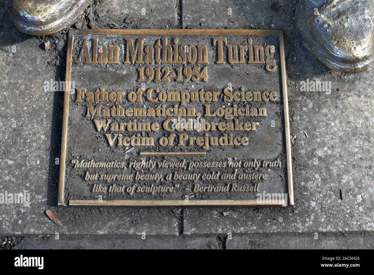 Statue and commemorative plaque honouring Alan Turing (1912-1954 ...
