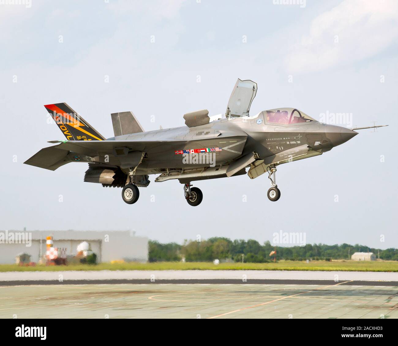 Lockheed Martin F-35B Lightning II fighter jet landing during testing ...