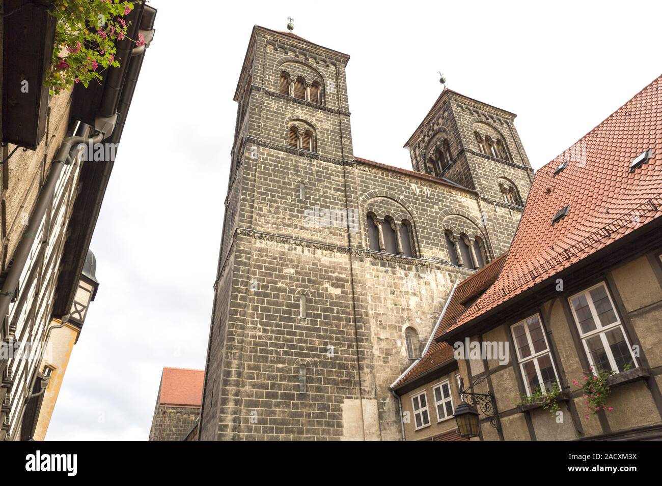 Night view of the castle quedlinburg hi-res stock photography and ...