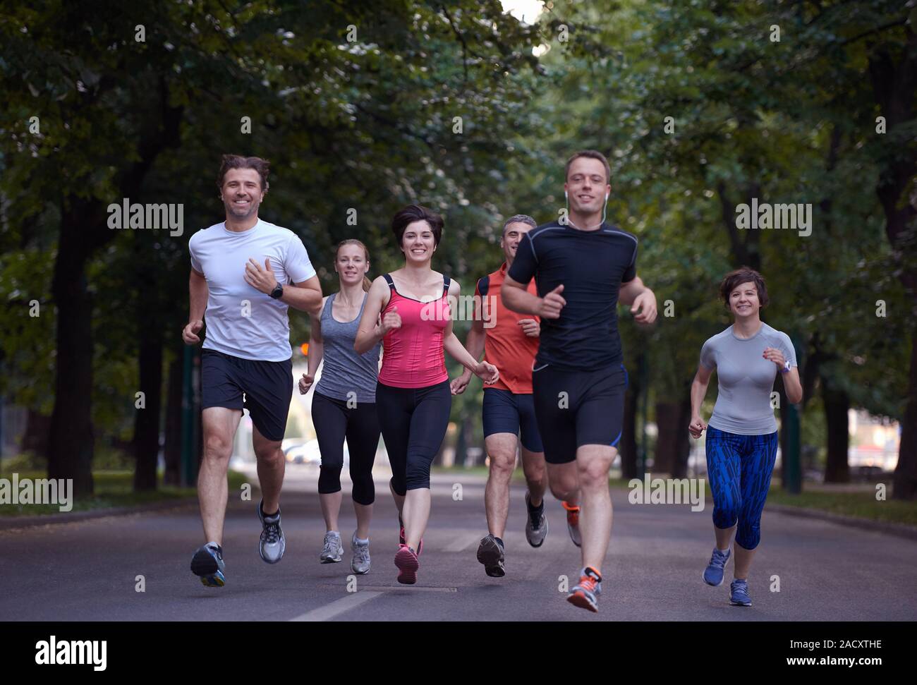 people group jogging Stock Photo - Alamy