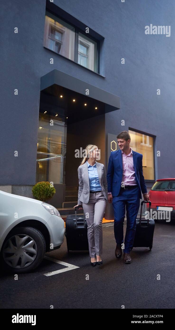 Caucasian guest entering hotel walking hi-res stock photography and ...