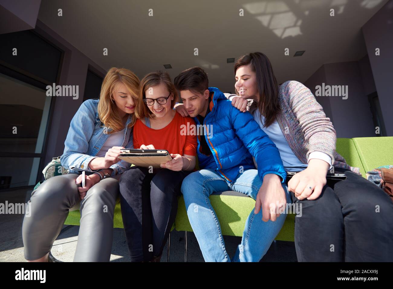Teens working together hi-res stock photography and images - Alamy