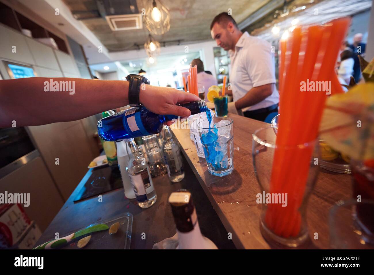Making coctail hi-res stock photography and images - Alamy