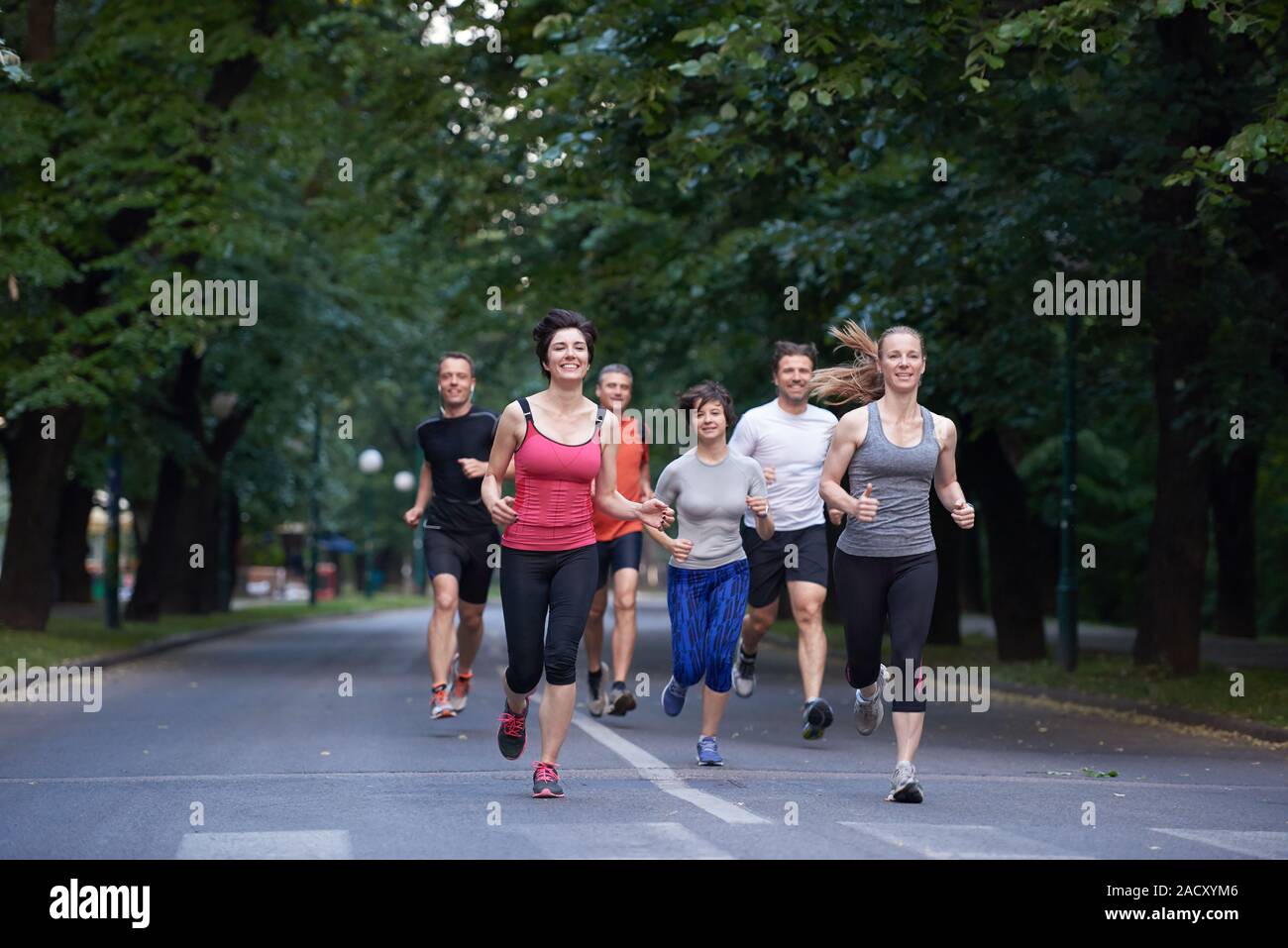 people group jogging Stock Photo - Alamy