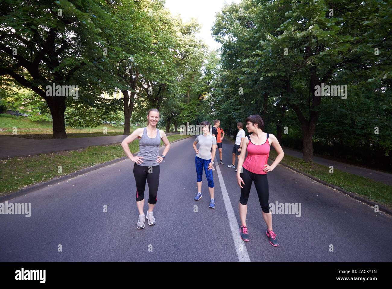 people group jogging Stock Photo - Alamy