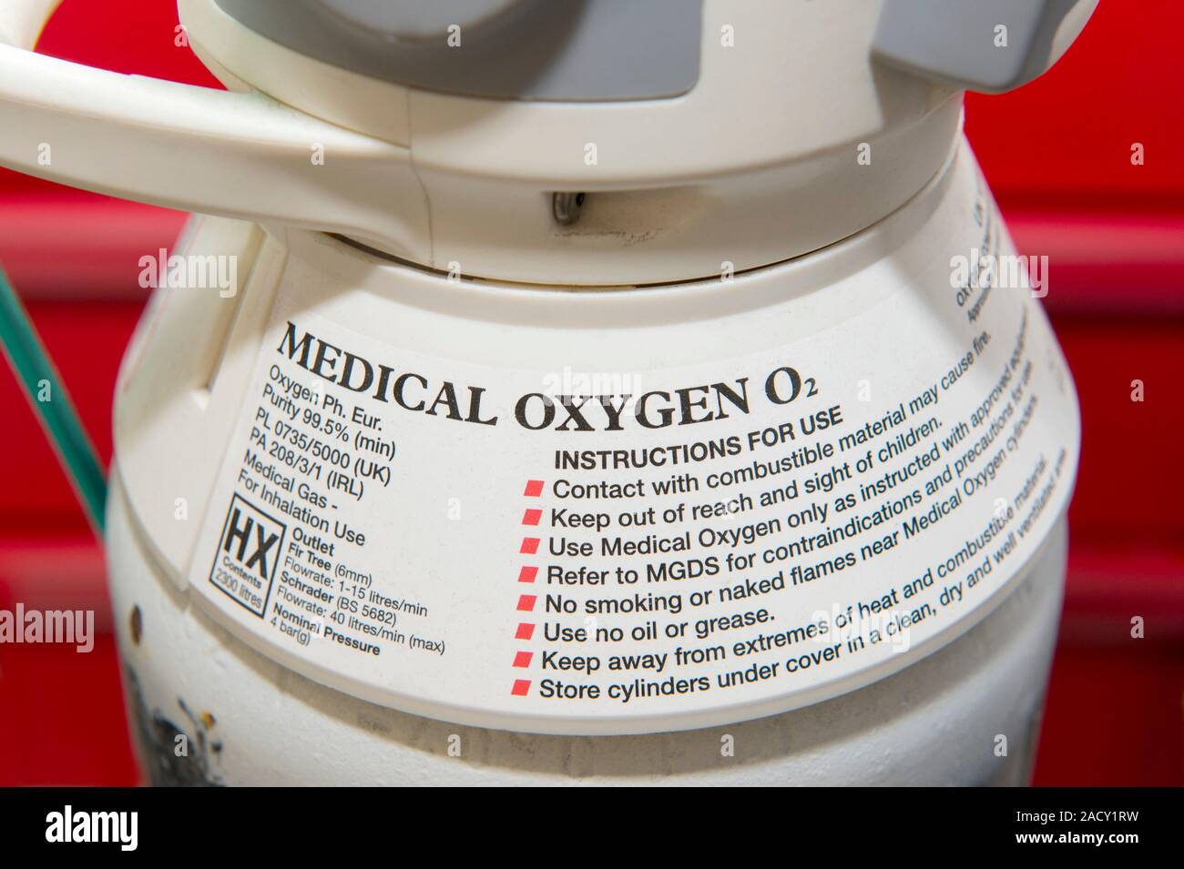 Medical oxygen cylinder Stock Photo - Alamy