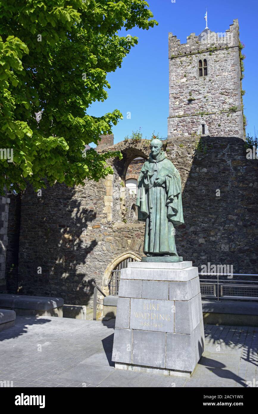 Sculpture waterford ireland hi-res stock photography and images - Alamy