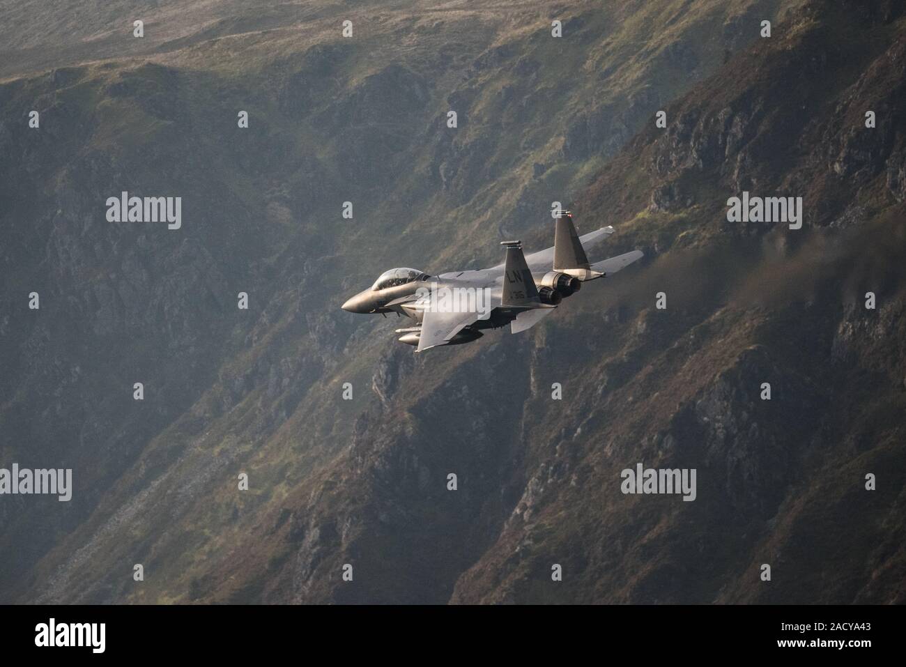Mcdonnell douglas f15 mach loop hi-res stock photography and images - Alamy