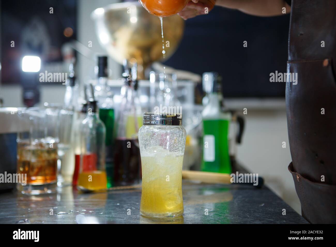 Straining hi-res stock photography and images - Alamy
