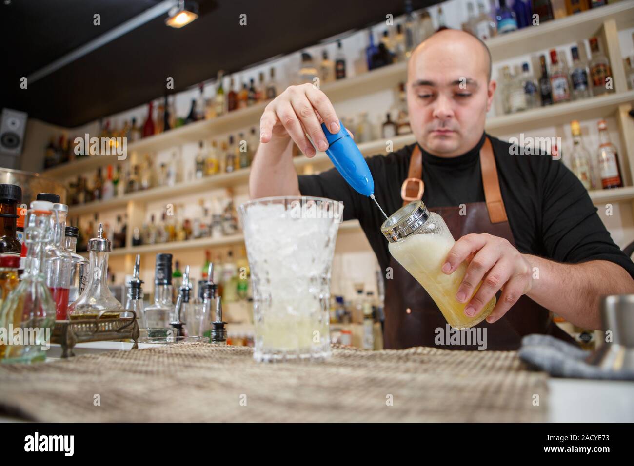 Prepare a drink hi-res stock photography and images - Alamy
