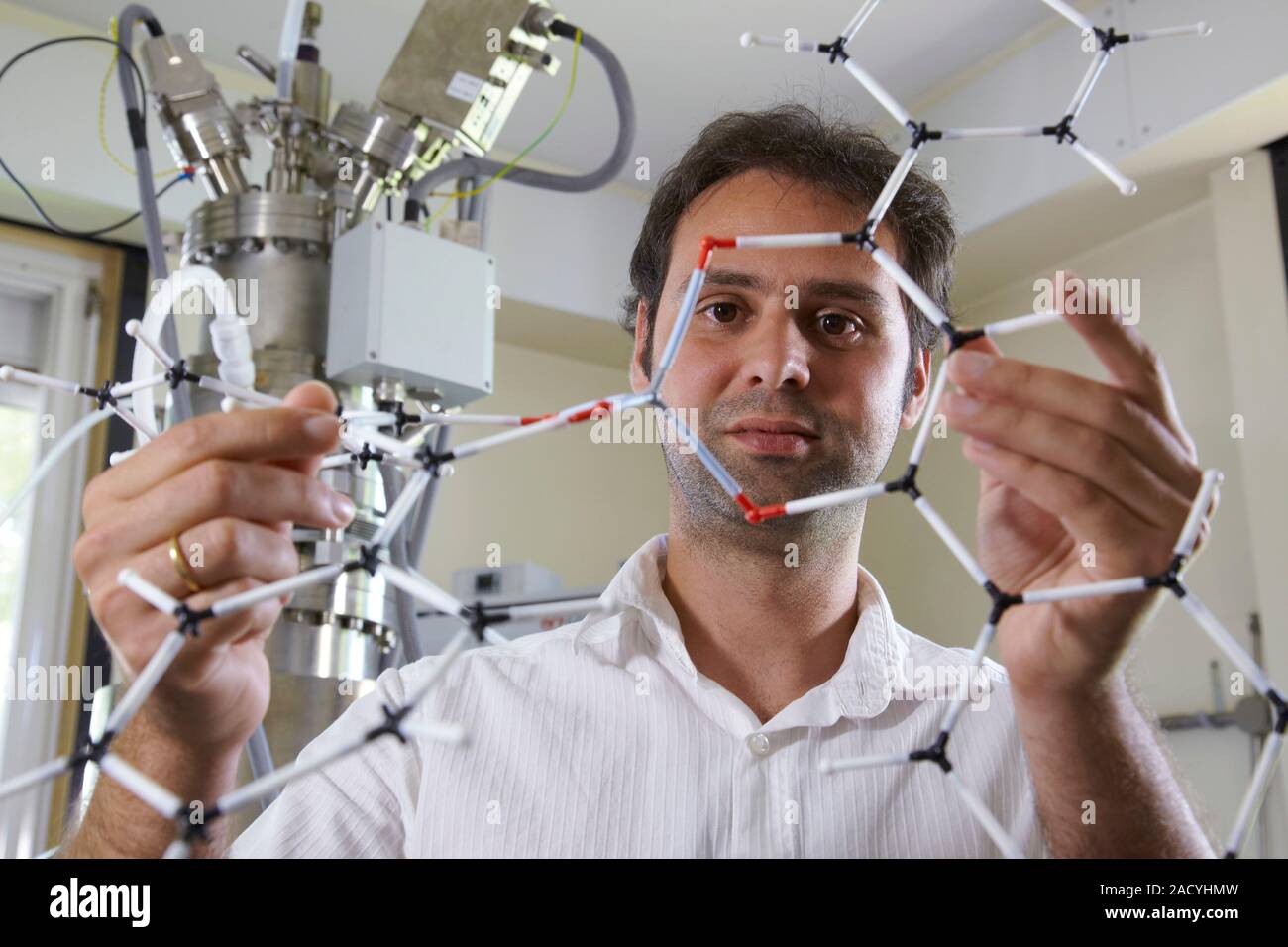 Thomas Leoni. Portrait of the French physicist Thomas Leoni holding a ...