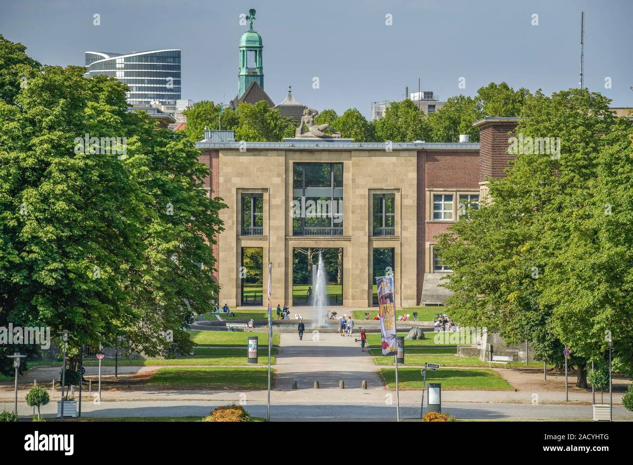 Rheingärtchen mit Kunstpalast, Ehrenhof, Düsseldorf, Nordrhein ...