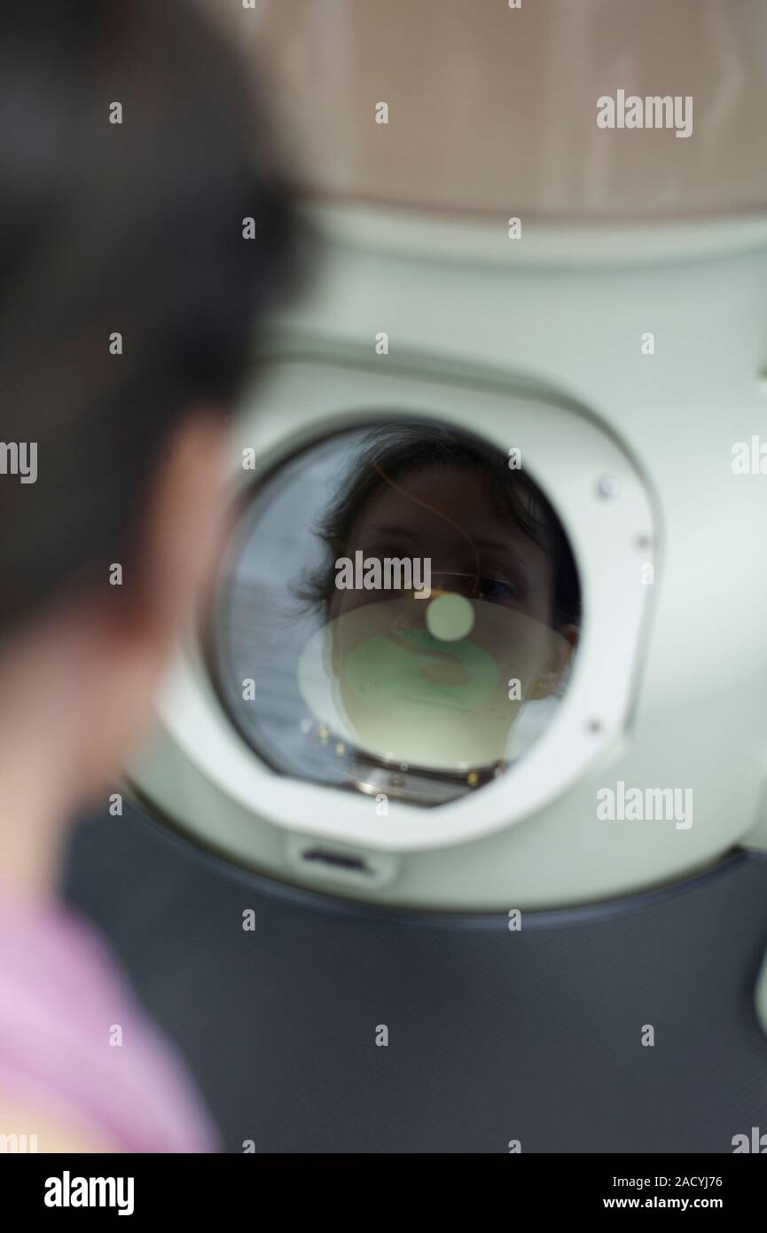 Semiconductor microscopy, IBM research. French semiconductor engineer ...