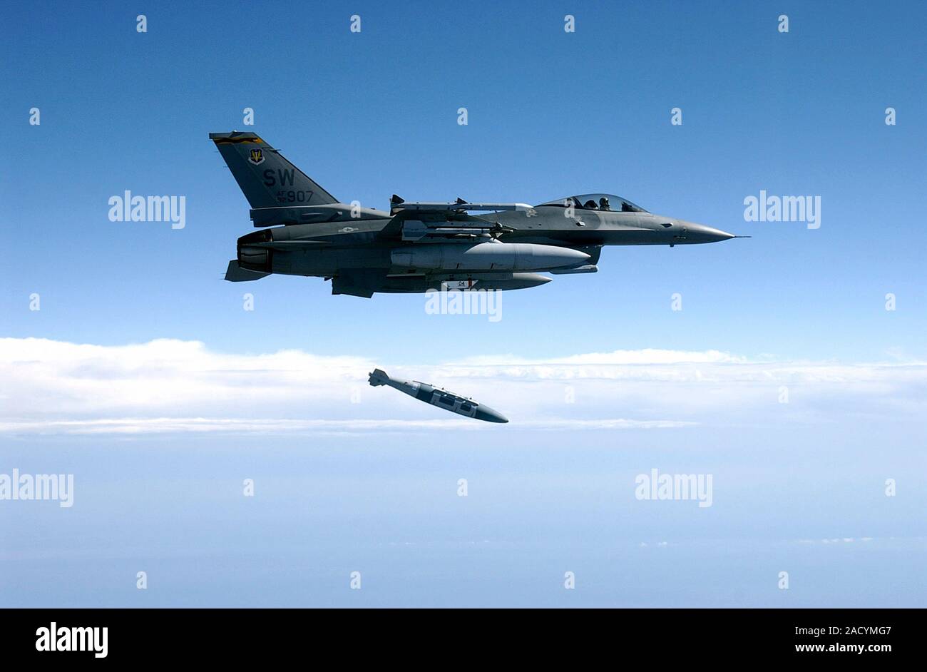 Air-to-ground weapons system evaluation. US Air Force F-16CJ aircraft ...
