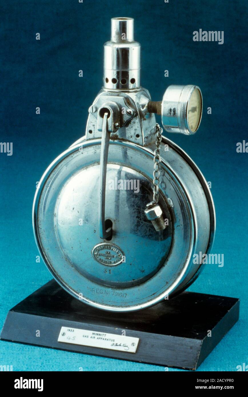 Minnitt's Nitrous Oxide and Air Analgesia Apparatus, 1933. This machine ...