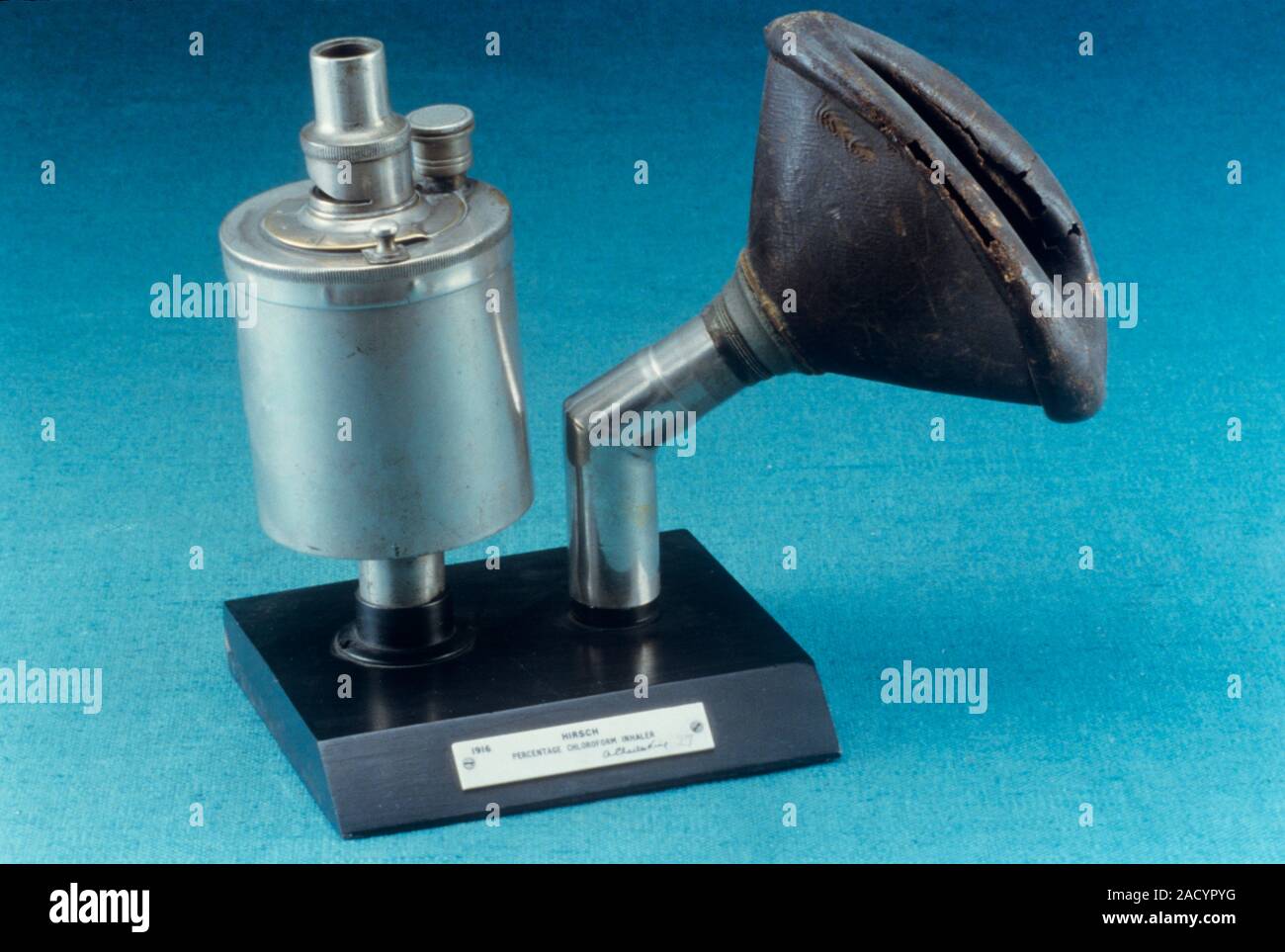 Anaesthetic inhaler, 1916. This is a Hirsch Percentage Chloroform ...