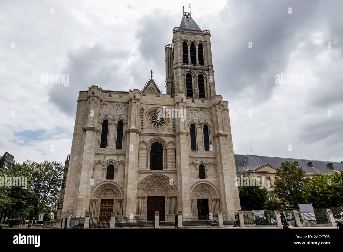 Saint denis cathedral hi-res stock photography and images - Alamy